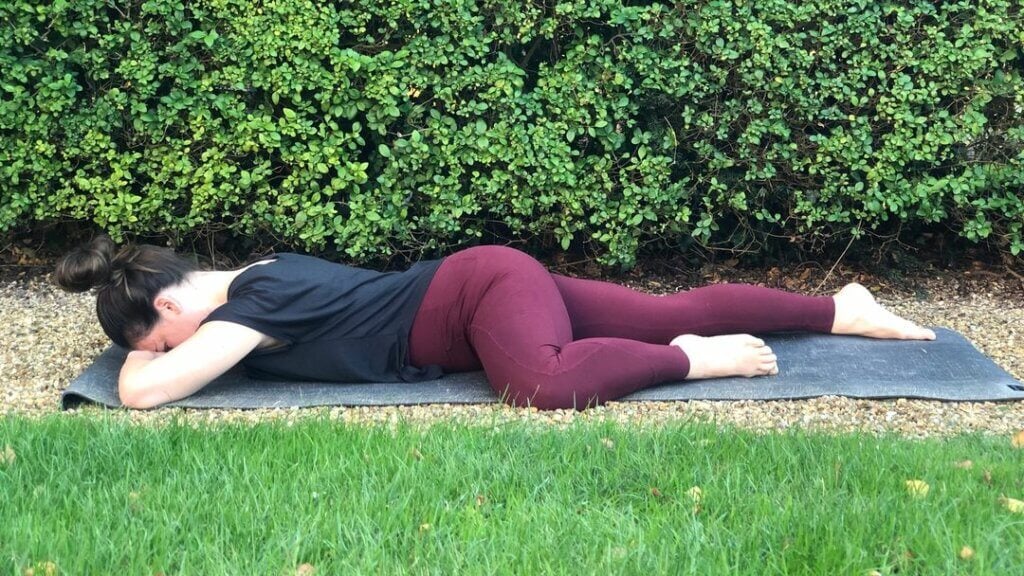 7 Yoga Poses for Legs and Thighs - DoYou