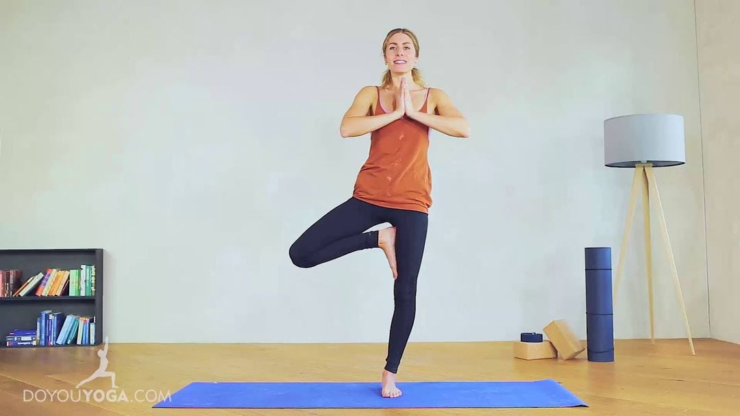 6 Yoga Poses for Football Players - DoYou